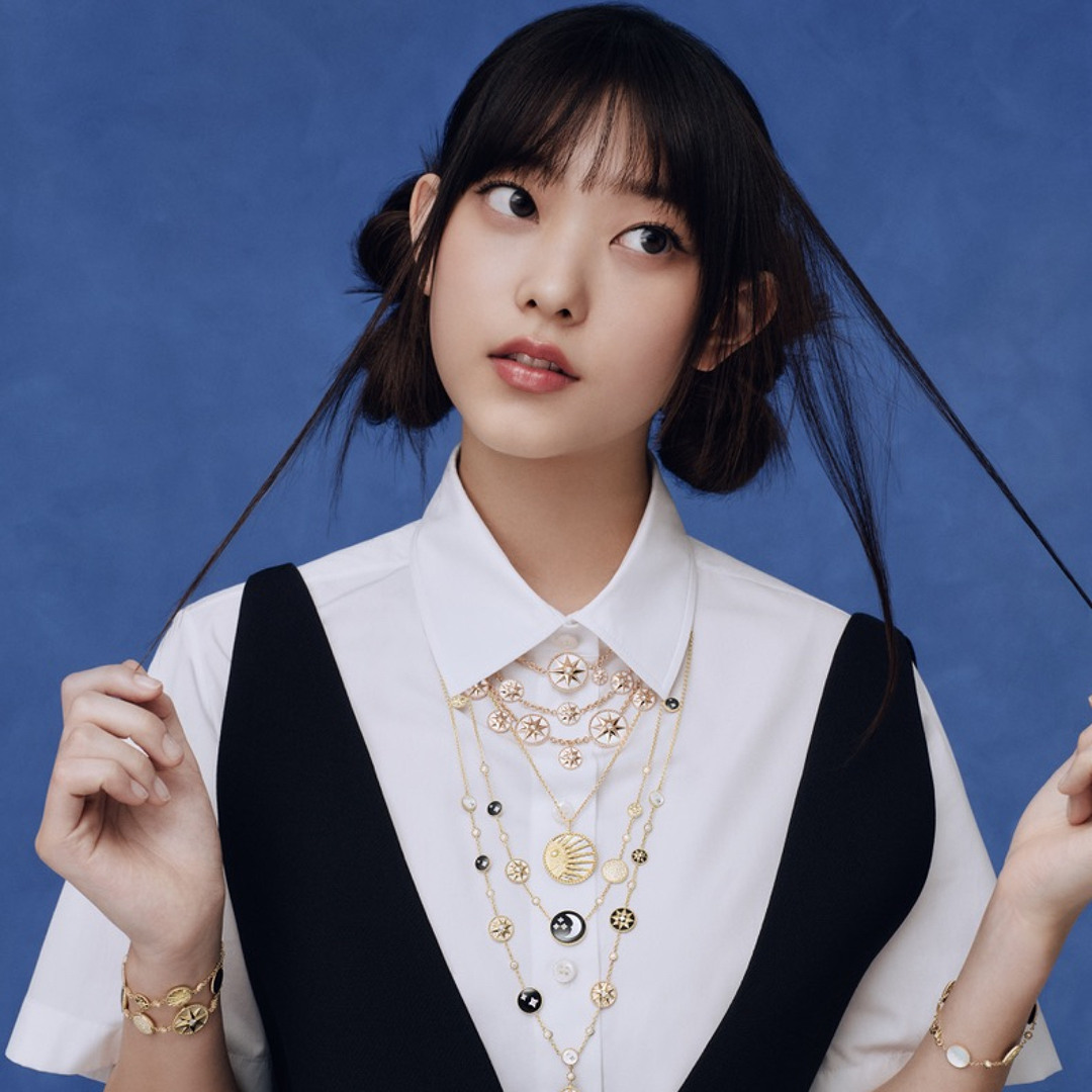 Stream HAERIN (해린) - Love Lee by ♡ | Listen online for free on SoundCloud