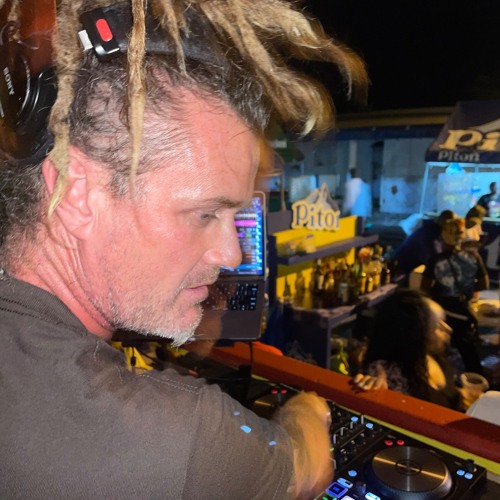 Stream Gemini Moon Rave Set 2 by dj_robzii | Listen online for free on ...