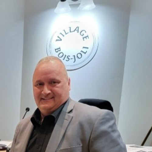 Stream Mario Pelletier, maire de Bois-Joli by Sommet FM | Listen online ...