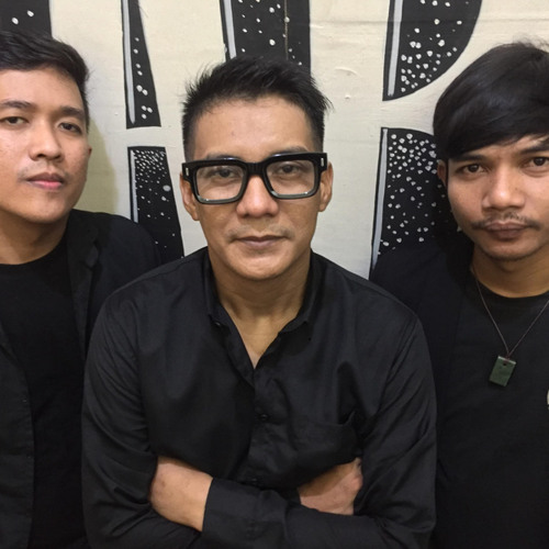 Stream Kertas Putih (Remastered 2024) by Skoci Band | Listen online for ...