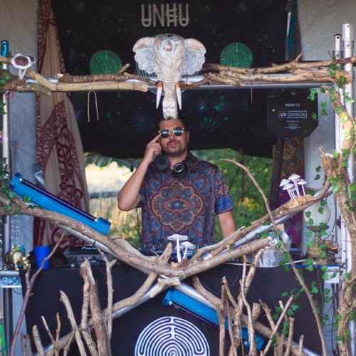 Stream Rossi B @ UNHU 2022 - Friday UKG Set by UNHU | Listen online for ...