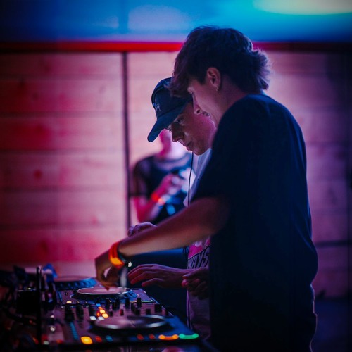 Stream What's that button for?🤓 by DJ CHOPPER | Listen online for free ...