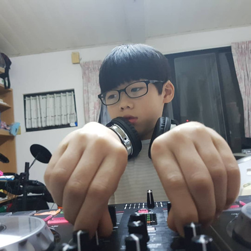 Stream happy friday by Hugo Yu | Listen online for free on SoundCloud