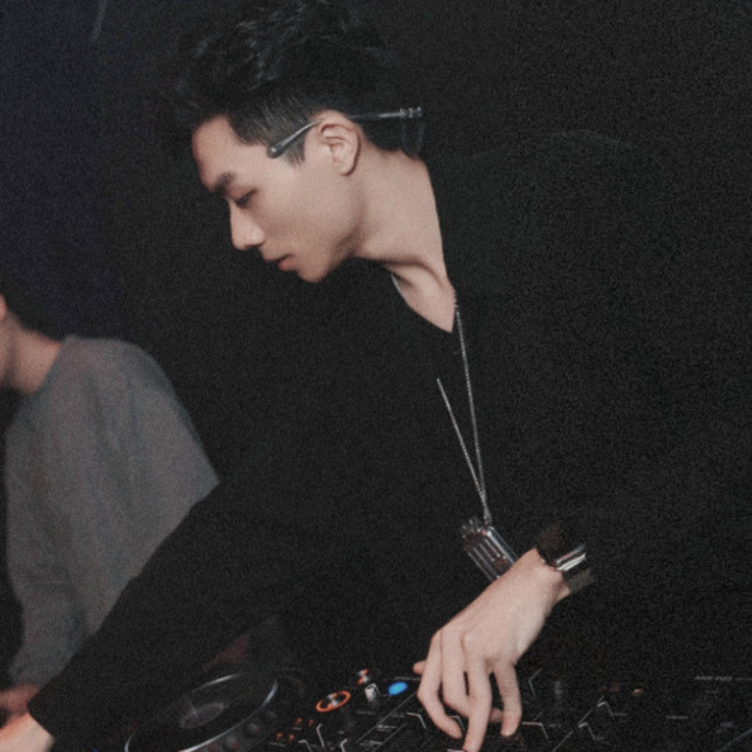 Stream Intro TuSo Ver 3 (5 trứng 1 tên lửa) by DJ TuSo | Listen online ...