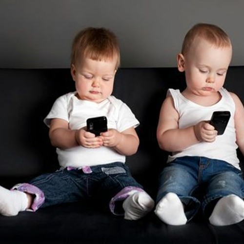 Stream Цахим хэрэглээ хүүхдийн тархины хөгжлийг бууруулдаг By Mongolian National Radio Listen