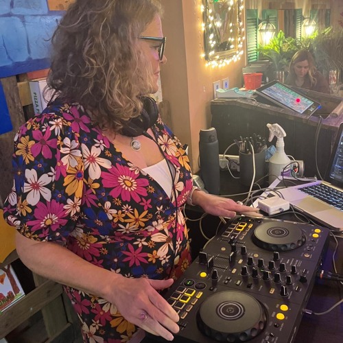 Stream 90s & 2000s House by Astrella C | Listen online for free on ...