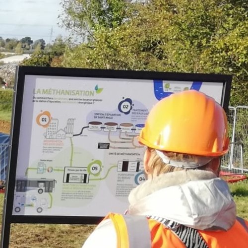 Stream Pose de la 1ère pierre de la construction d'une unité de ... Stream Pose de la 1ère pierre de la construction d'une unité de ...