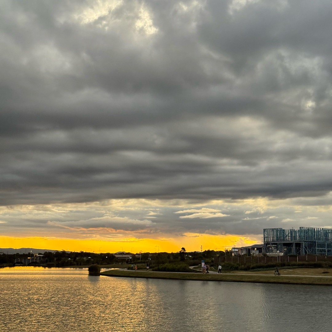 Stream LOUIS | Listen to 아웃트로 playlist online for free on SoundCloud