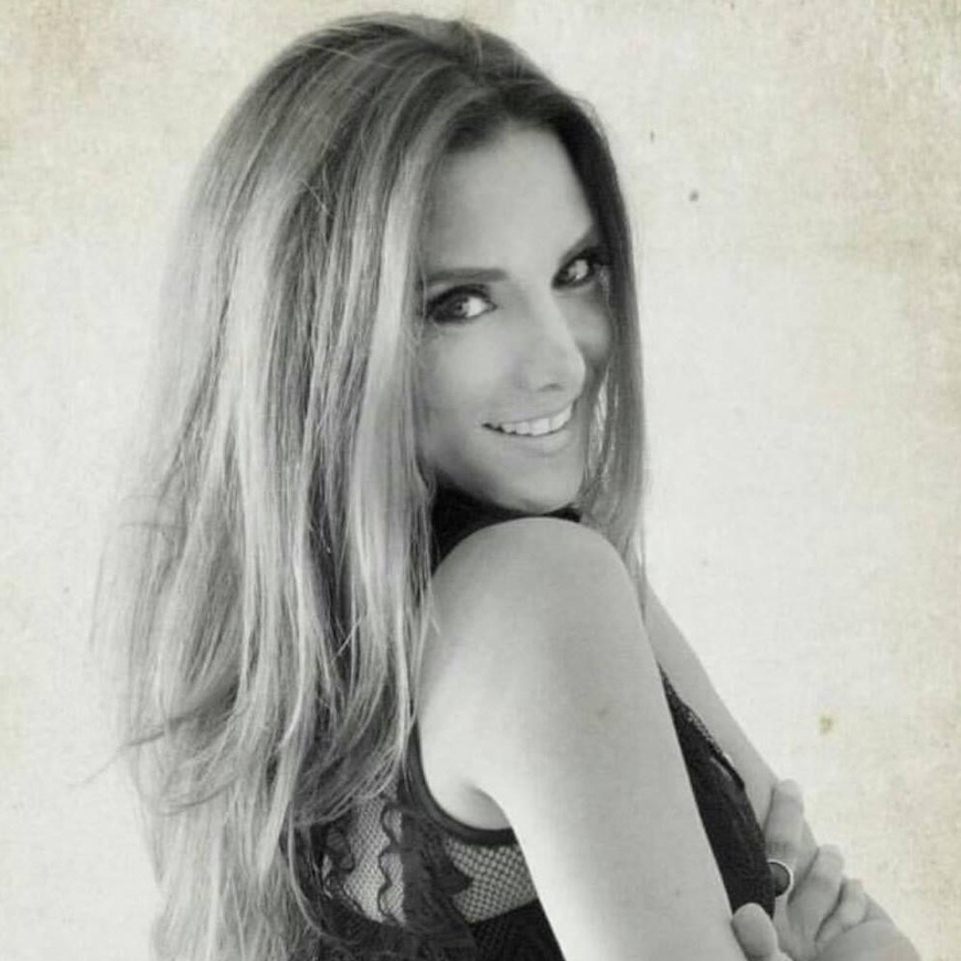 Stream Dame - Alexa Lozano - Ex-Timbiriche Mexico (Cover) by Metal ...