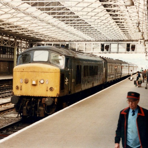 Stream Peaks from the platform 45132, 45128, 45114 at York, Chester ...