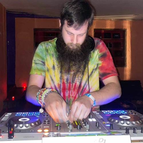 Stream Kushy Live at Looney Beach by Kushy | Listen online for free on ...