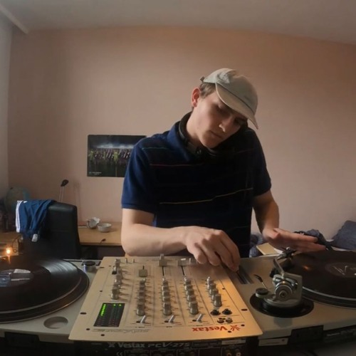 Stream EARLY 2000S TECHNO MIX by Niels Vermeire | Listen online for ...