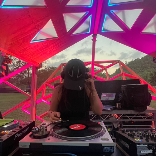 Stream Mimi J Vinyl Mix @ Biophilia 2025 by MIMI J | Listen online for ...