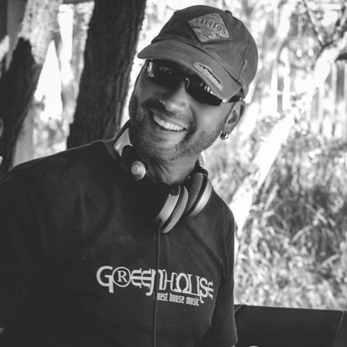 Stream DJ Fox "Sunday-House-Classics-home-alone" 26.04.20.mp3 by DJ Fox ...