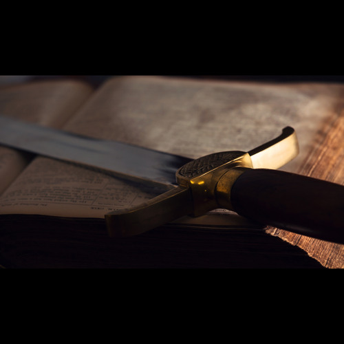 Listen to playlists featuring "El escudo de la fe y la espada de la ...