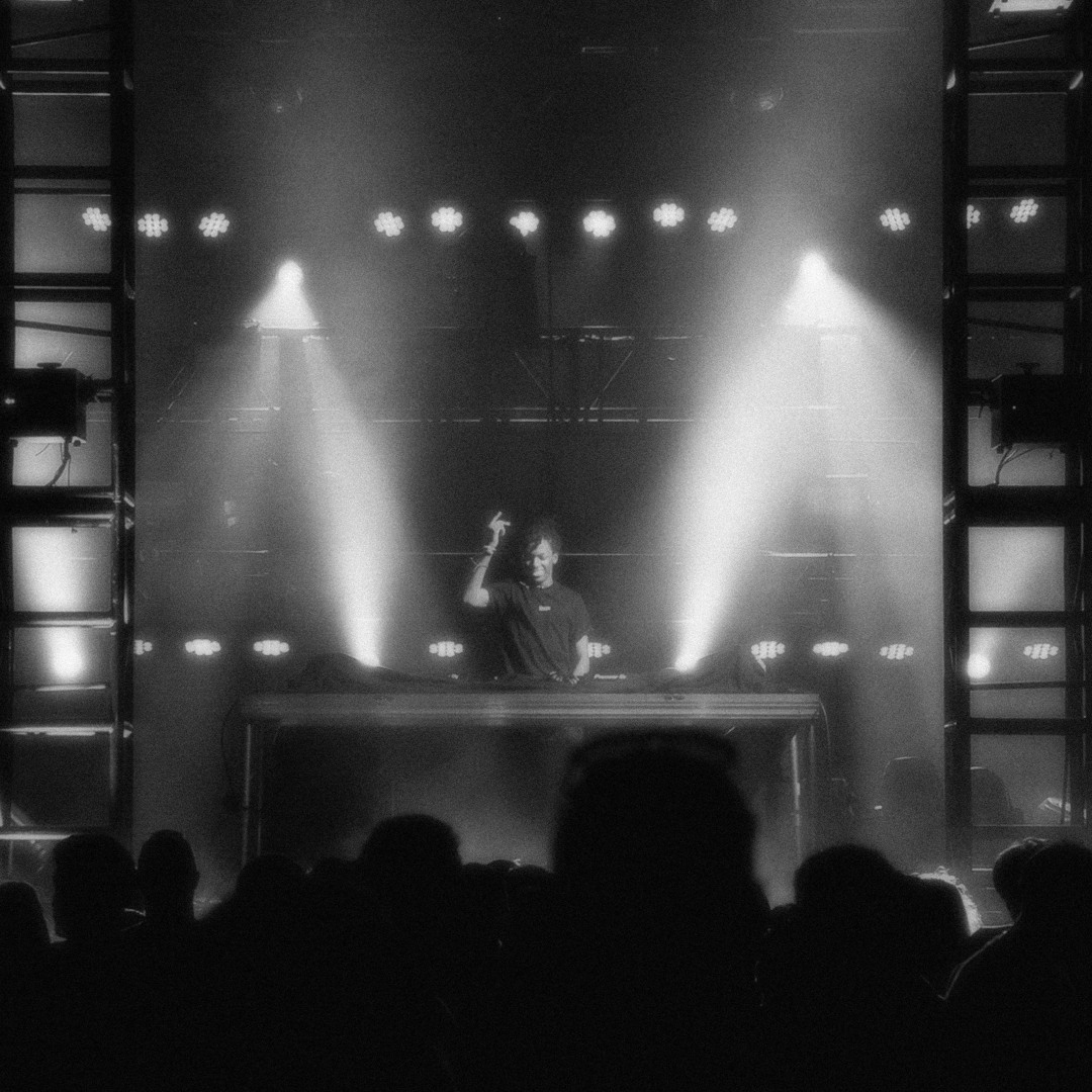 Stream marshmello & FAANGS - Lights On [six28 remix] by six28 | Listen ...