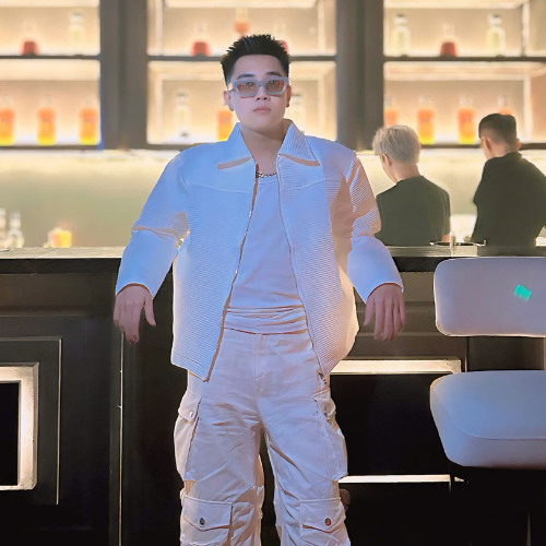 Listen to music albums featuring VIETMIX HOUSELAK 2025 VOL 10 - NHẠC NGHE TRÊN XE HOT TIKTOK ...