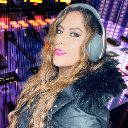 Stream episode Laura Sarmiento, una voz con amor propio by KienyKe.fm ...