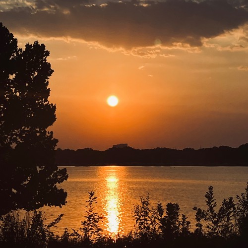 Stream lookinthemirror (albert jones - reflections remix) by Hugo Issac ...