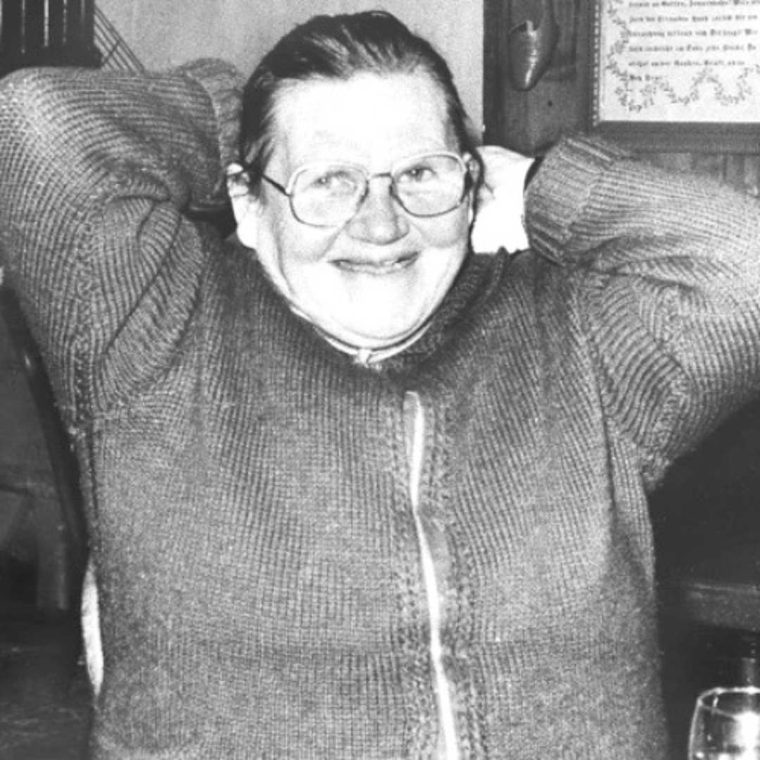 Stream Podcast: Erinnerung an Paula Roth, Wirtin der «Bellaluna» by ...