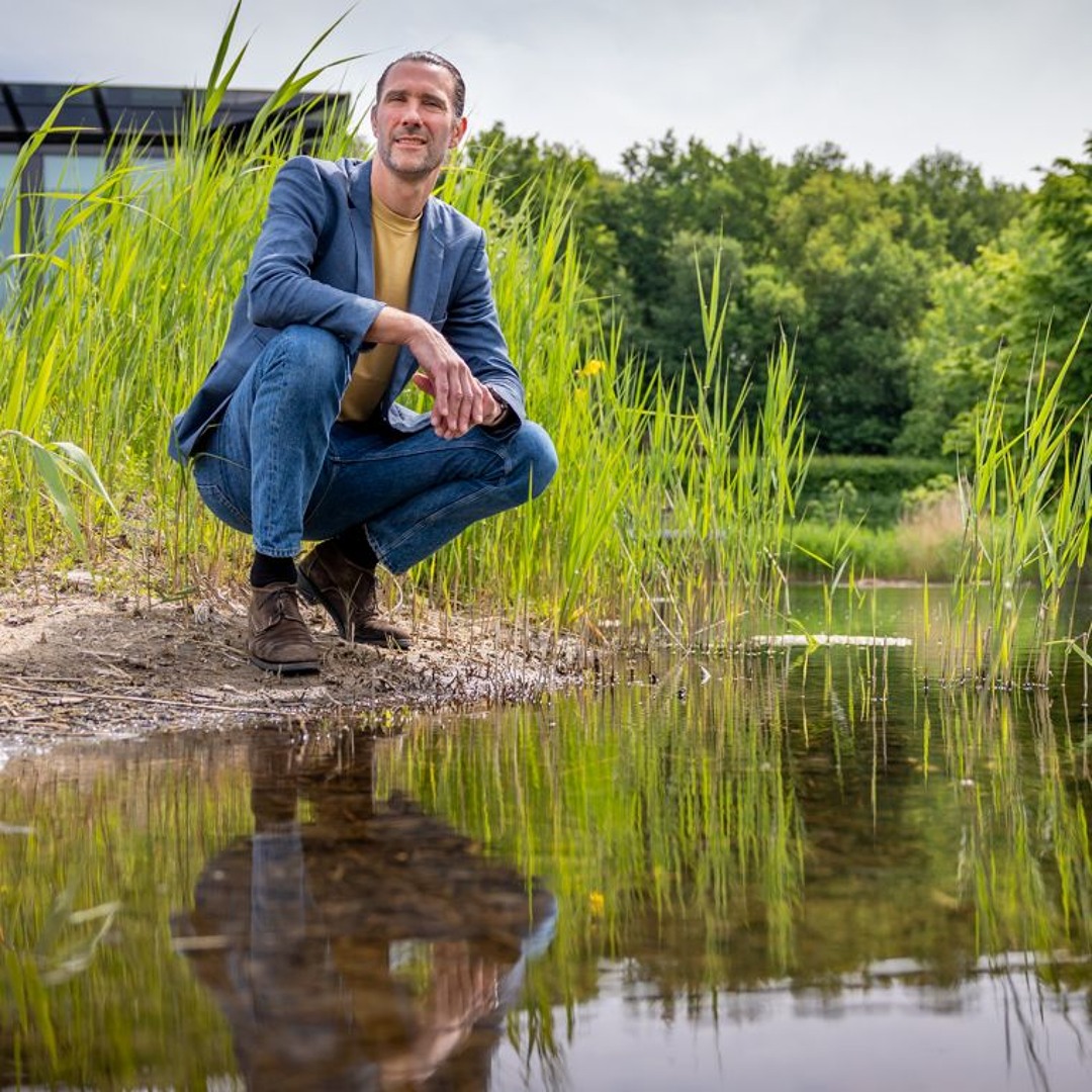 Stream Wat het riool vertelt over de productie van chemische drugs by ...