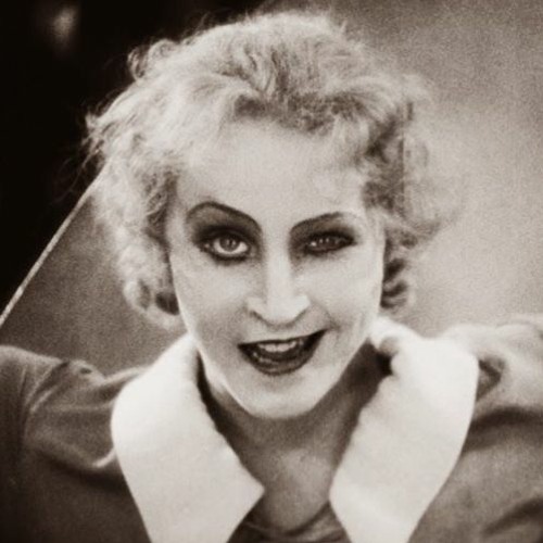 Lucy Bergman's Instagram, Twitter & Facebook on IDCrawl