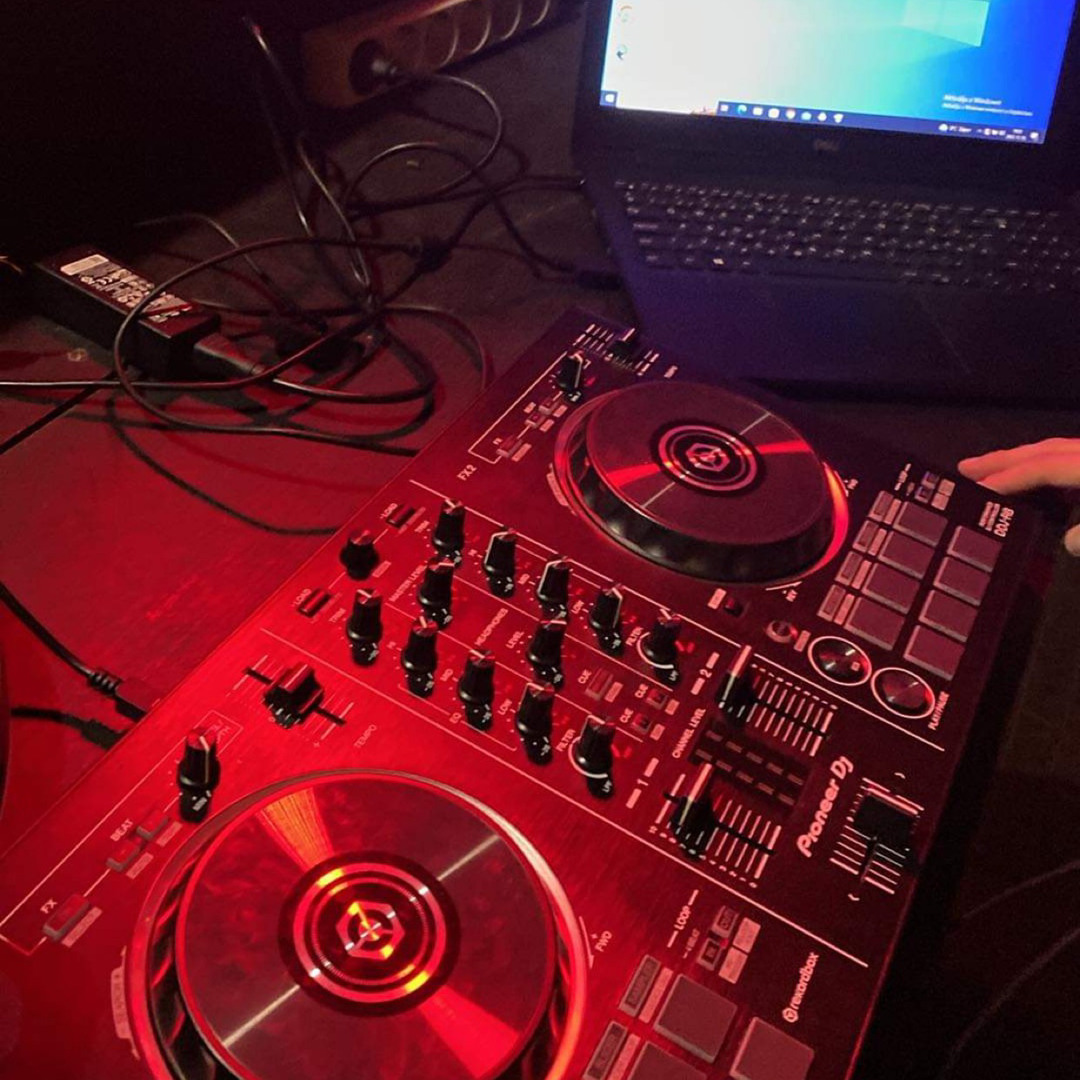 Stream PØLEVAYA - TIKTAK (Radio Edit) by BYRO | Listen online for free ...