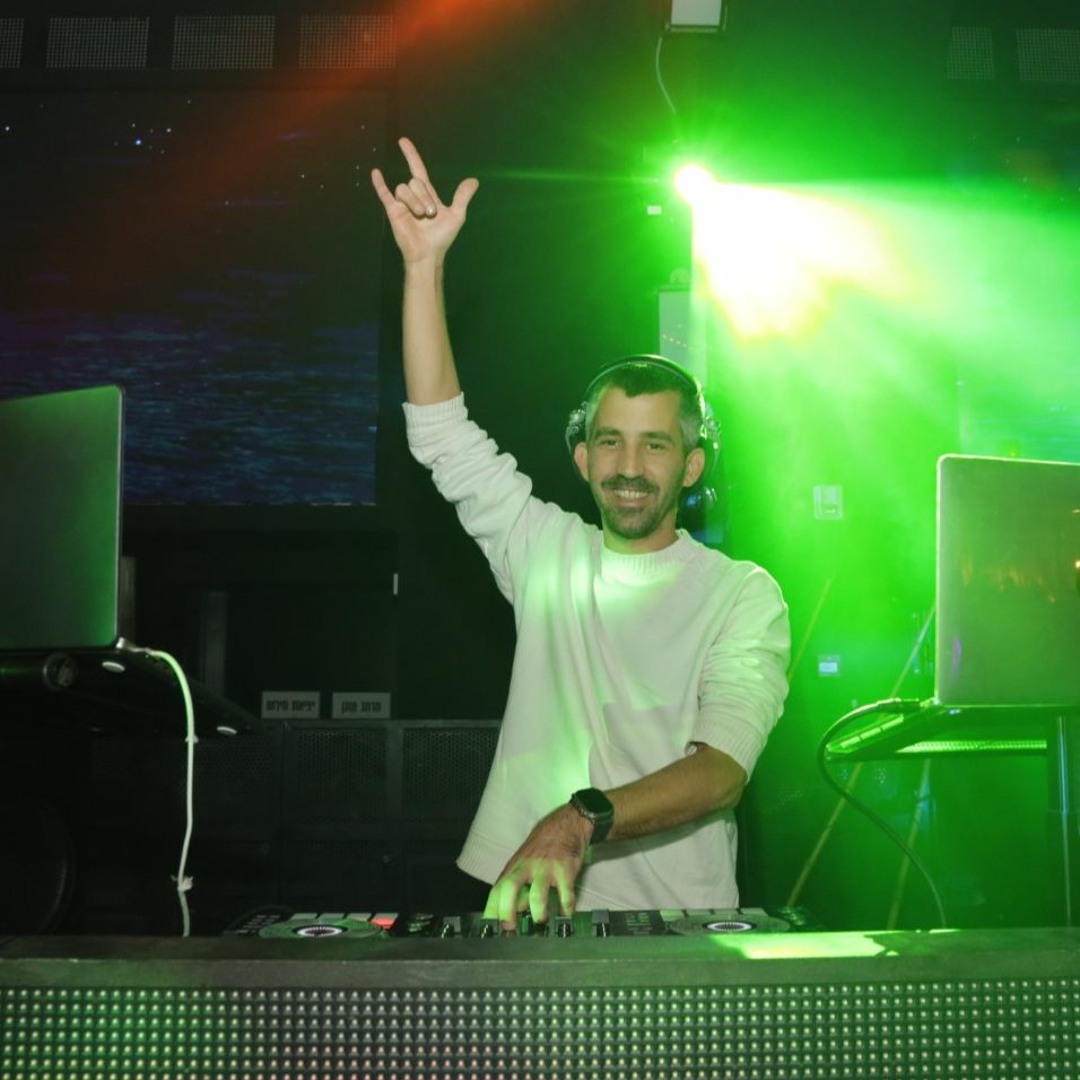 Stream יגאל פנקר | Listen to DJ Ran Mano - סט להיטים סילבסטר 2023-2024 ...