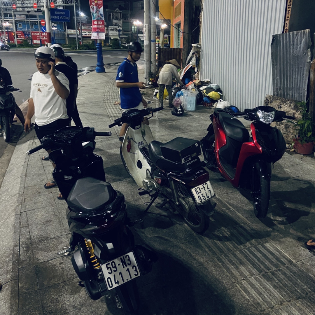 Stream NST - 2 IN 1 DUNG NHIN EM KHOC Tizz RMX by Lý Liên Tínn | Listen online for free on ...