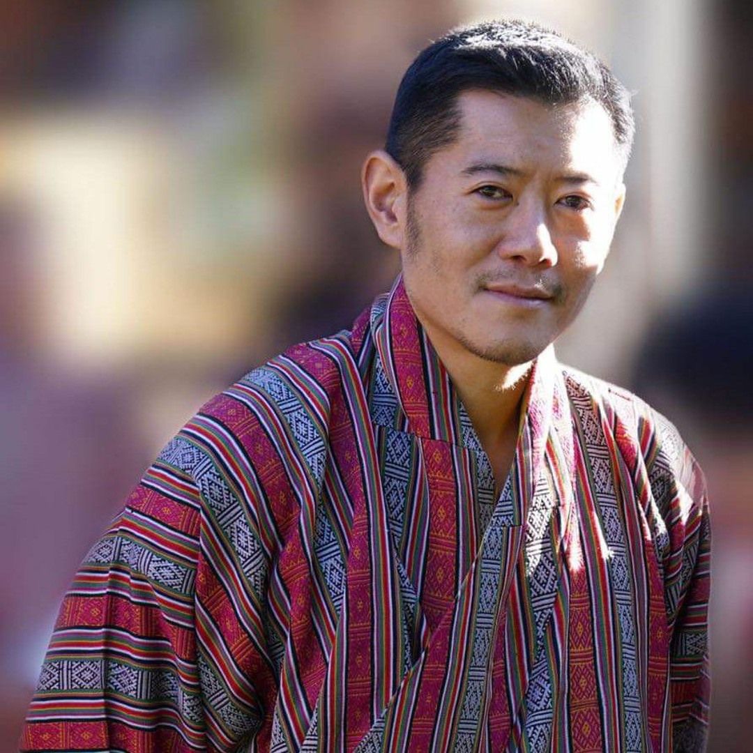 Stream zhabten of his majesty the fifth king of Bhutan མི་དབང་མངའ་བདག ...