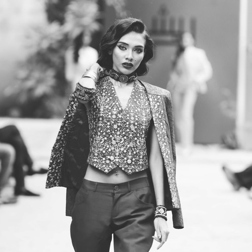 Stream House of Parishae- "Un-Gaze" Fall/Winter 2022 (Nirvana Principle ...