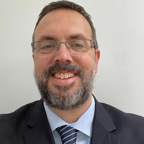 Stream Ricardo Baluga - Embajador de Uruguay en Ecuador by Valor ...