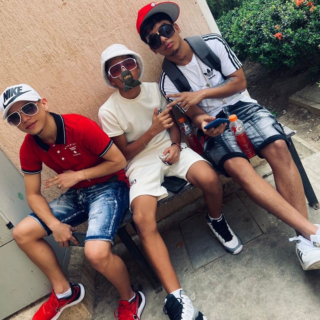 Stream Oswaldo Aguilera | Listen to Untitled Playlist playlist online ...