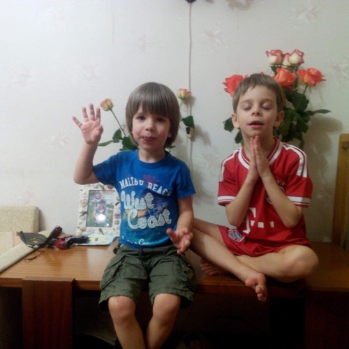 Stream quasarr | Listen to Нихуевым бойлером playlist online for free ...