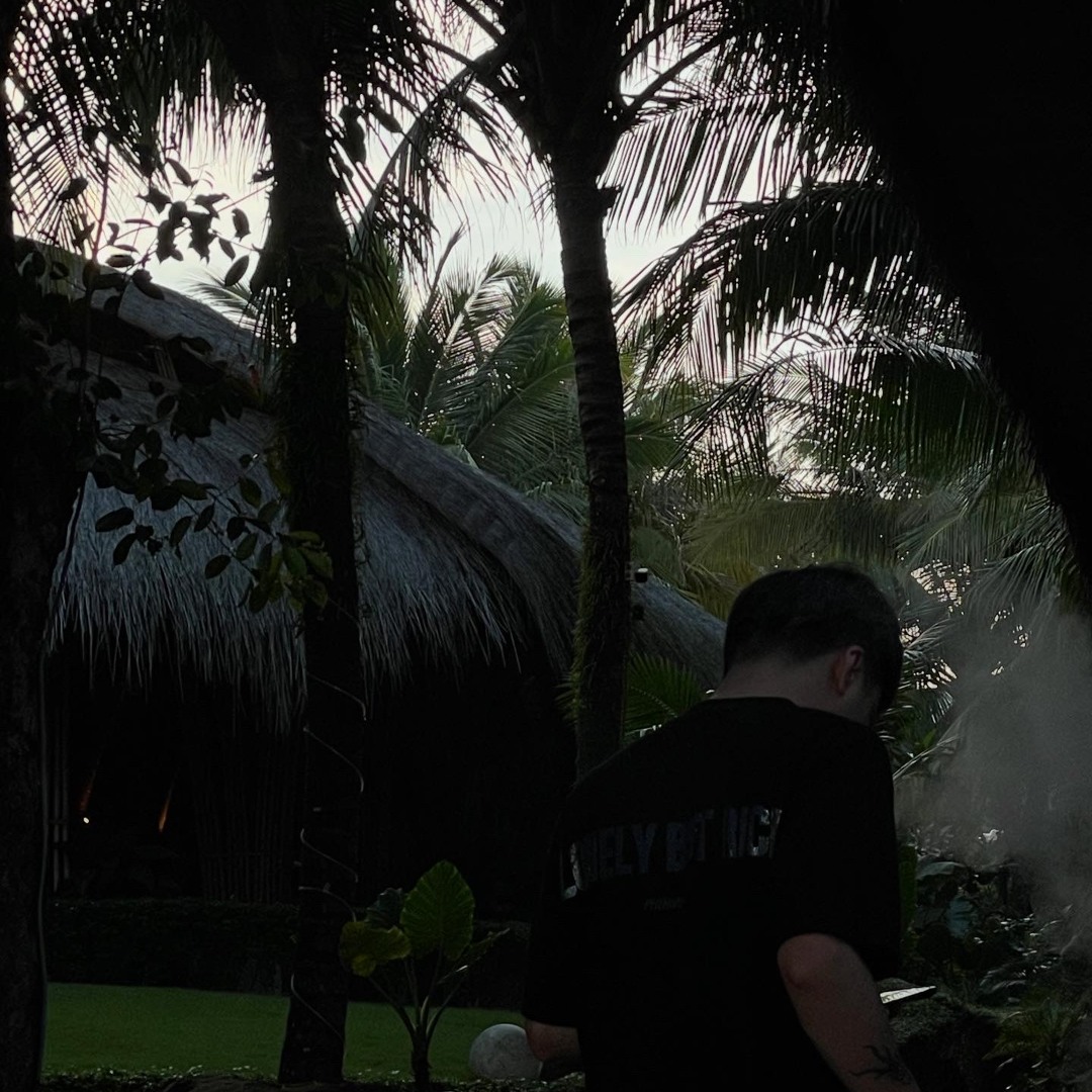 Stream 후옌 프엉 | Listen to New wave playlist online for free on SoundCloud