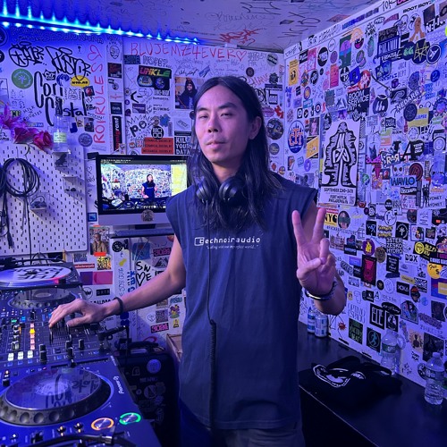 Stream CROSSROADS with Henry Chow @ The Lot Radio 08-20-2023 by The Lot ...