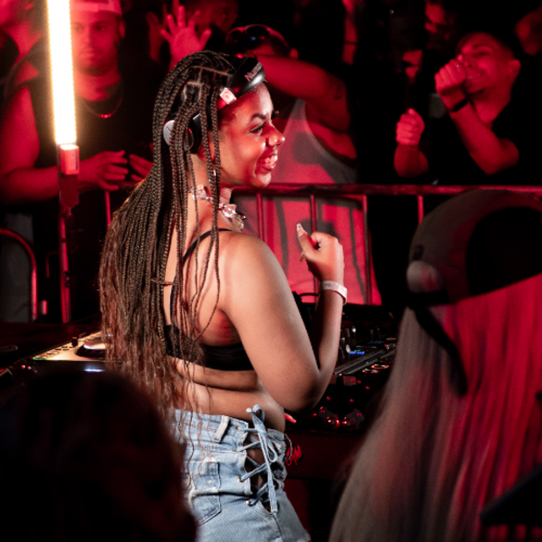 Stream DJ Vicx | Baile do RaMeMes - Rio de Janeiro by Baile do RaMeMes | Listen online for free ...