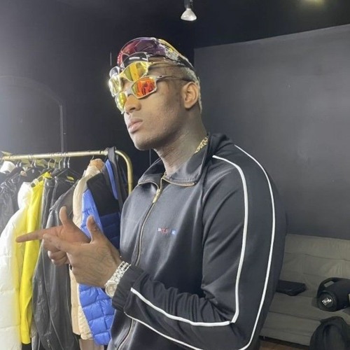 Stream VAI FAZENDO A POSE - VOU FAZER UM VIDEO SEU - DJ DR E MC XT BLECK by correria dobleck 🧟‍♂ ...