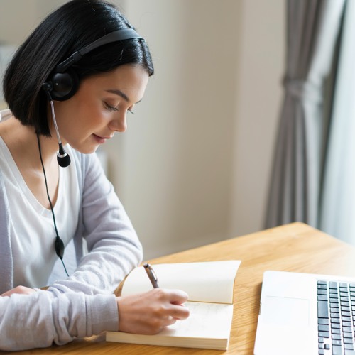 Stream Recomendaciones para moderar un foro - Docentes. from CEV SAN ...