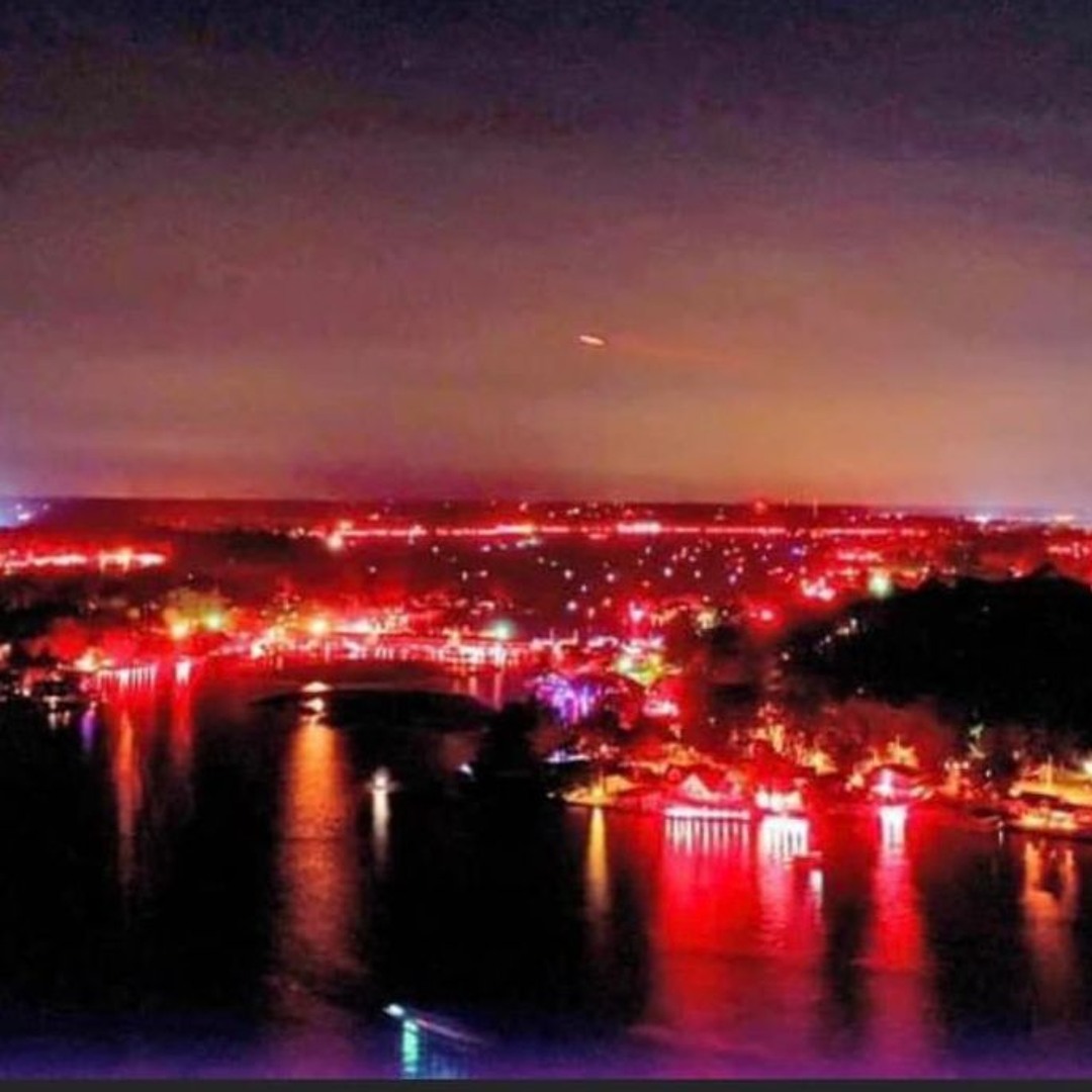 Stream President of the Indian Lake Chamber, Amber Fagan, on the Ring ...