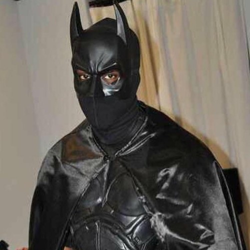 the batman x goth - sidewalks and skeletons - Listen to music