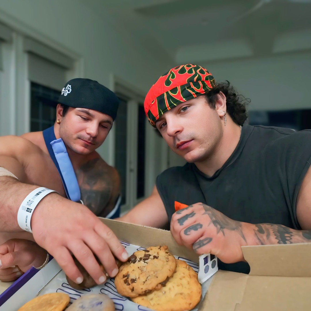 Stream MEET HER AT THE LOVE PARADE - ( Beuk Mix )-( Slowed )- DJ STRONG ...