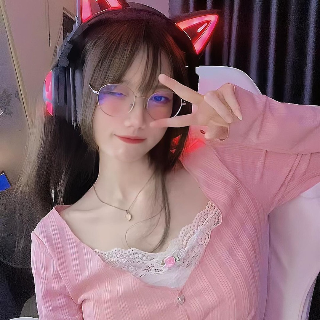 Stream [Nhạc 8D] Xa Anh Chậm Thôi x Nửa Vầng Trăng - PBQA Remix by K4A ...