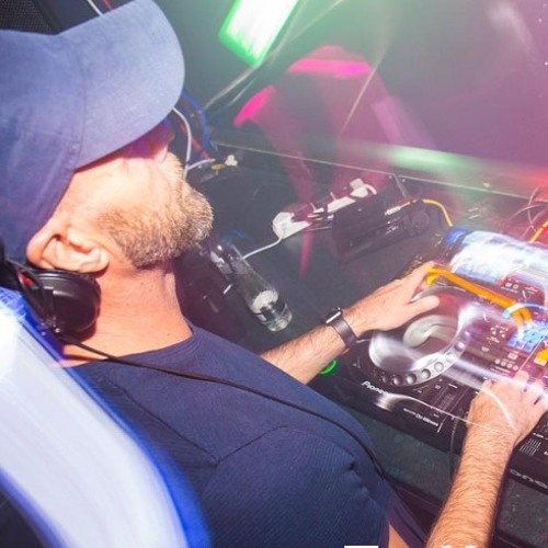 Stream Les Calvert | Listen to At The Club playlist online for free on ...