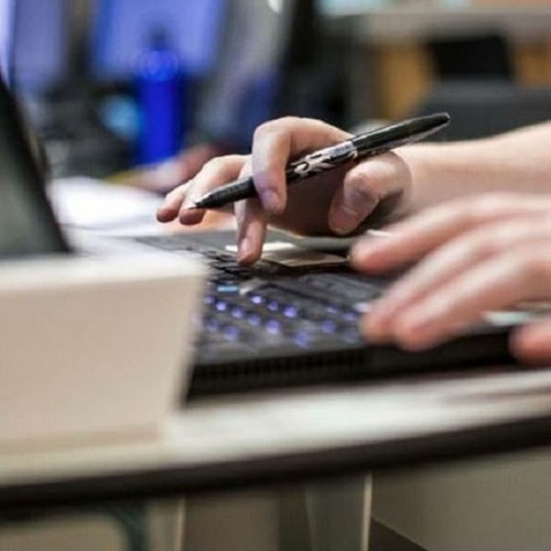 Stream Ирэх намраас эхлэн Ерөнхий боловсролын сургуулийн сурагчдын сурах бичгийг цахим хэлбэрт