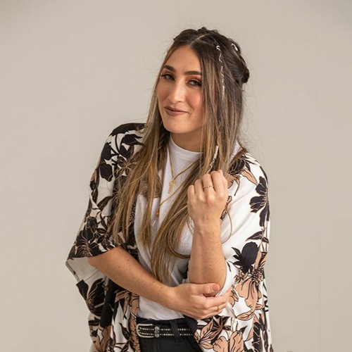 Stream Lala Moré vence los miedos con su nuevo sencillo 'Tanto' by ...
