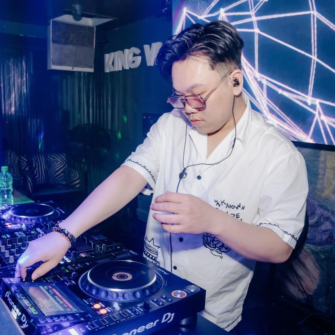 Stream F# Nothing Stopping Me X Jet by Hoàng Lê | Listen online for ...