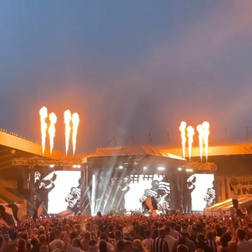 Stream Sam Fender x ACDC's Brian Johnson - Back in Black | Live at St ...