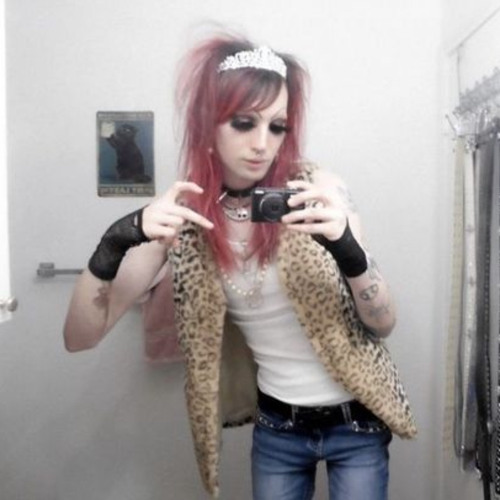 Stream 6arelyhuman - I Stole Your Makeup (Slowed) by 6arelyfan | Listen ...