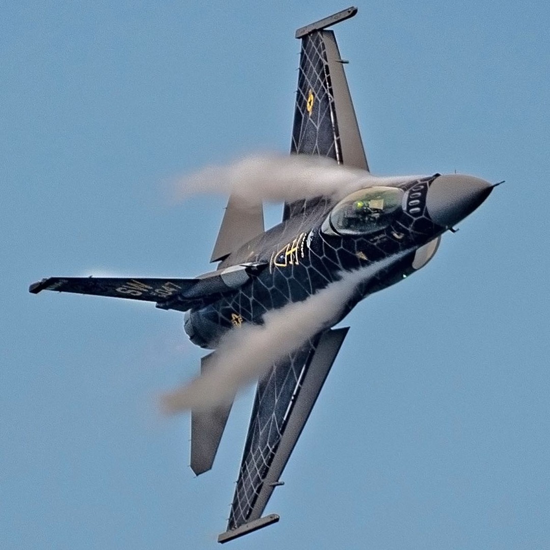 Stream ROMANTICA Lestmor - EASY PEAZY - Slowed by Zixor | Listen online ...